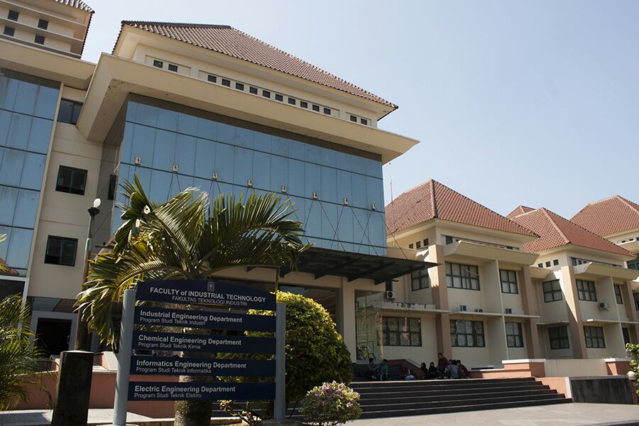 Teknik Elektro - UII Yogyakarta